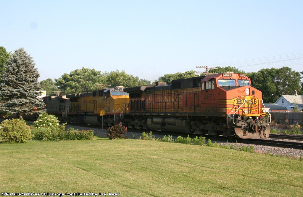 BNSF 4672